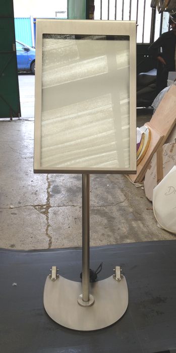 A porte menus SUR PIED TENDANCE en inox BROSSE - OZ design | OZ design